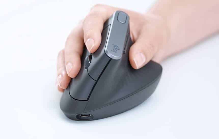 Novo mouse da Logitech funciona na vertical; saiba o que muda - Olhar ...