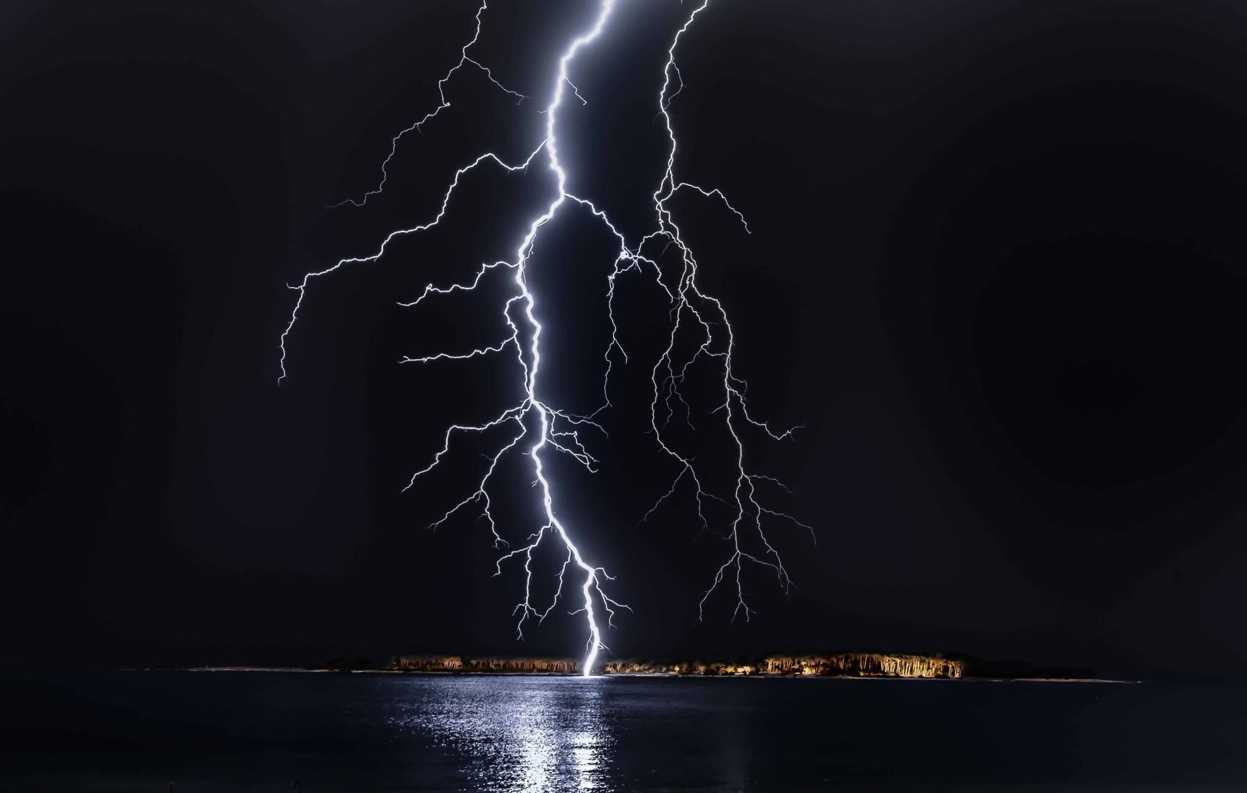 Pesquisadores descobrem como guiar raios - Olhar Digital