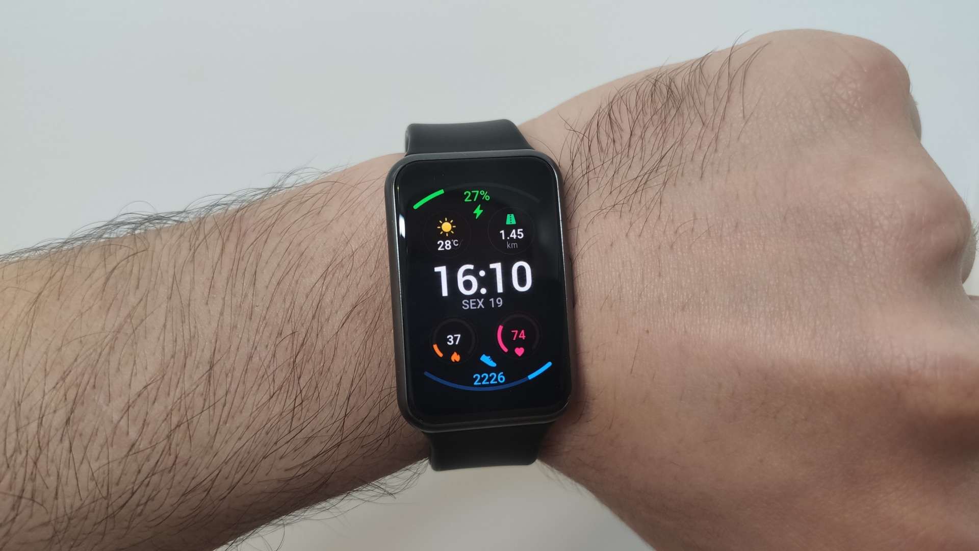 Review do Huawei Watch Fit: um relógio inteligente para quem pratica ...