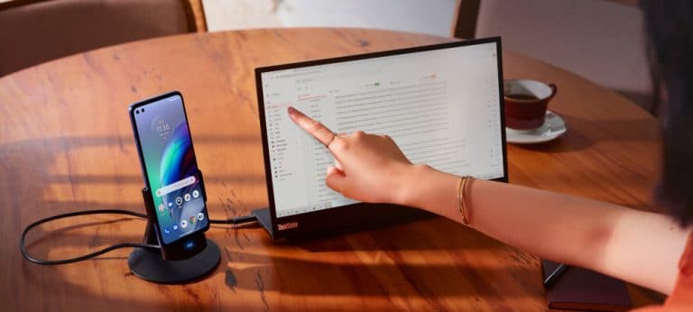 Motorola permite usar o smartphone como se fosse um computador