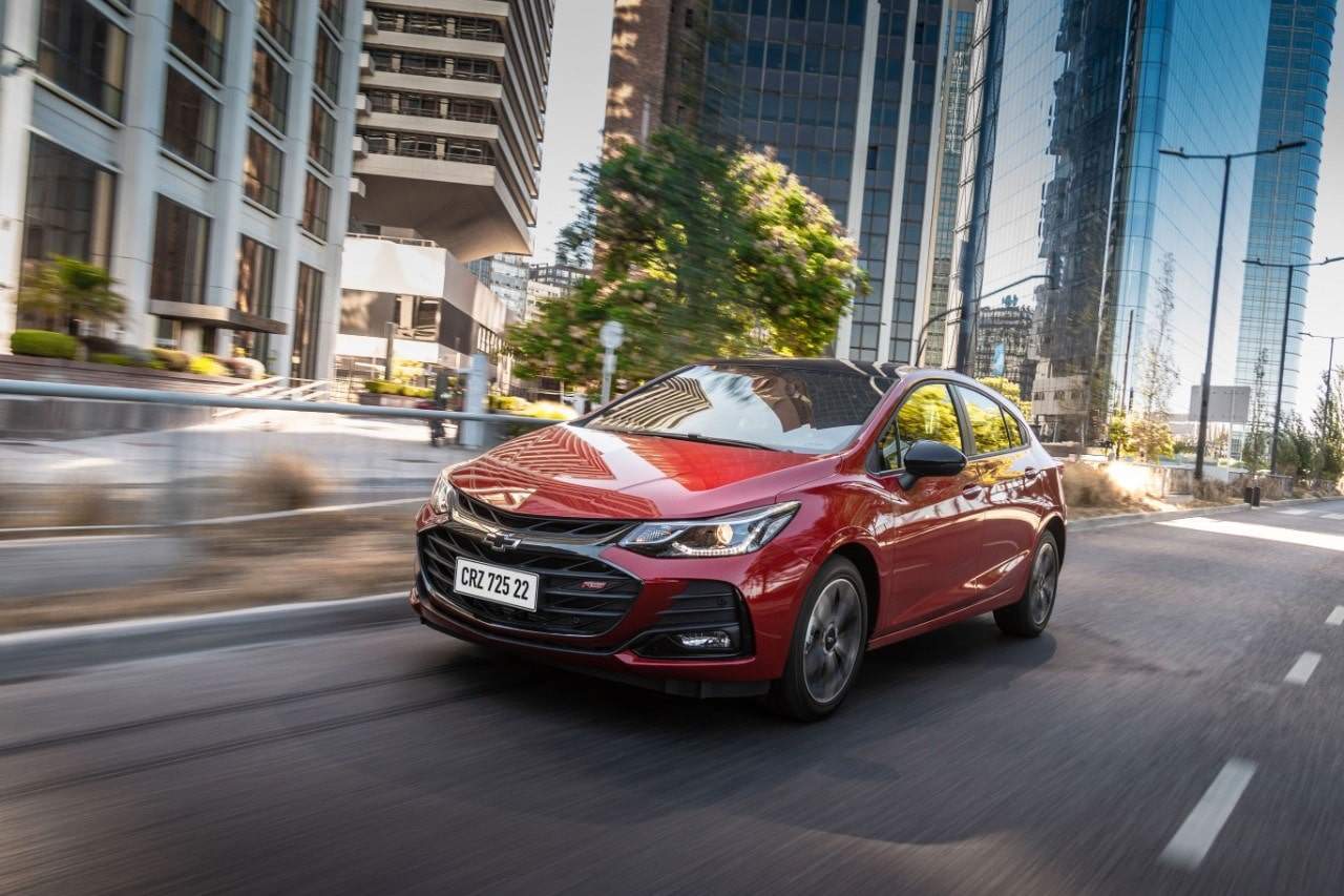 Chevrolet estreia duas novas versões do Cruze de uma só vez no Brasil ...