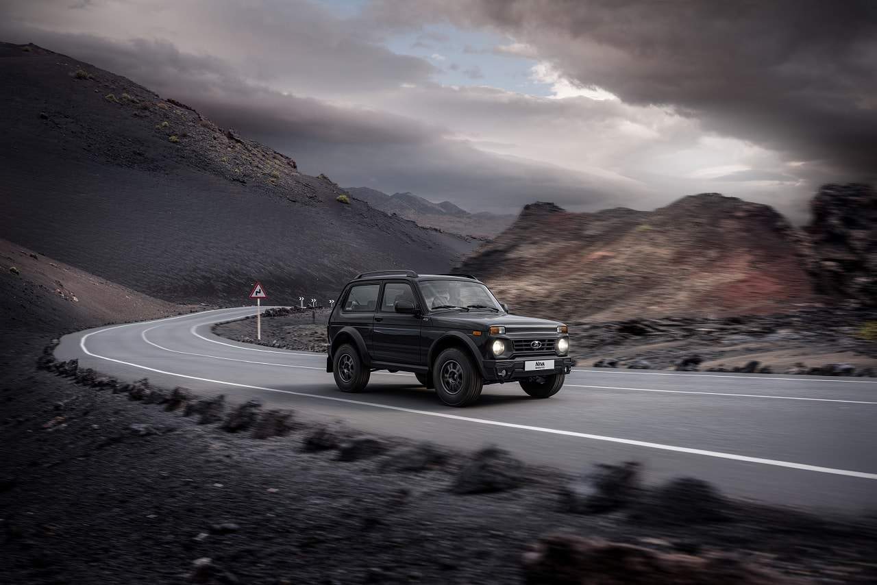 Lada paralisa produção de carros na Rússia após sanções de EUA e União ...