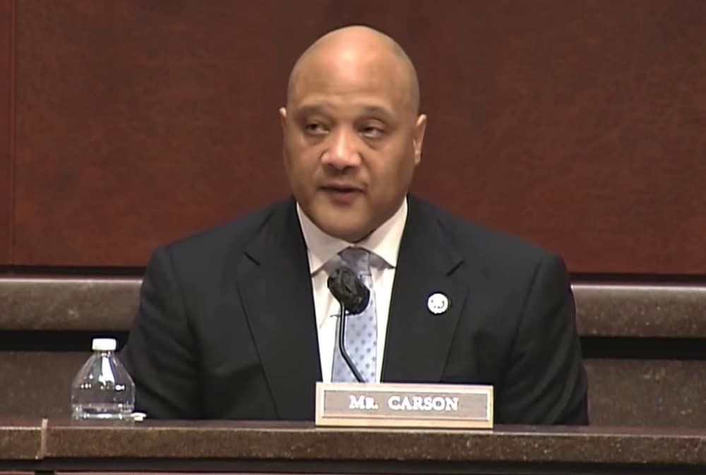 EUA divulgam relatos de OVNIs e anunciam medidas de segurança