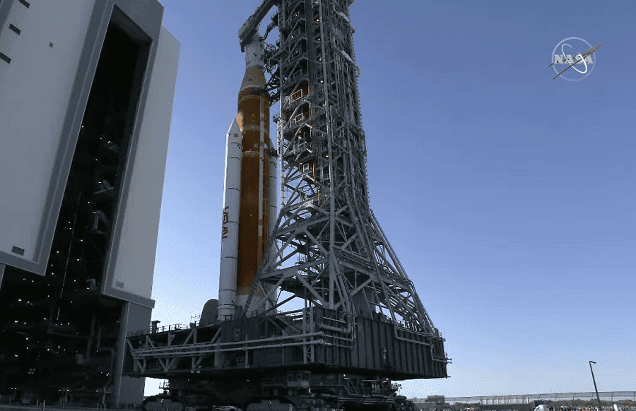 SLS volta à plataforma de lançamento para NASA retomar ensaio molhado
