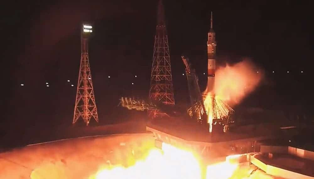 Veja nave de resgate atracar na ISS para buscar astronautas